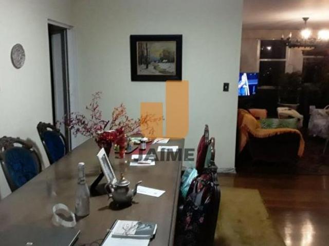 Apartamento padrão com 3 dormitórios sendo 1 suite e 2 vagas