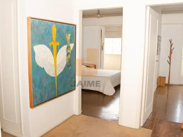 Apartamento padrão com 4 dormitórios sendo 1 suite e 2 vagas