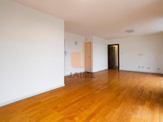 Apartamento padrão, claro, 123 metros, próximo ao Shopping Higienópolis. Excelente