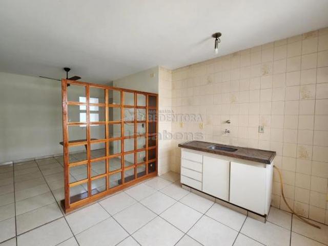 Apartamento padrão de 01 dormitório com elevador no bairro Vila Imperial