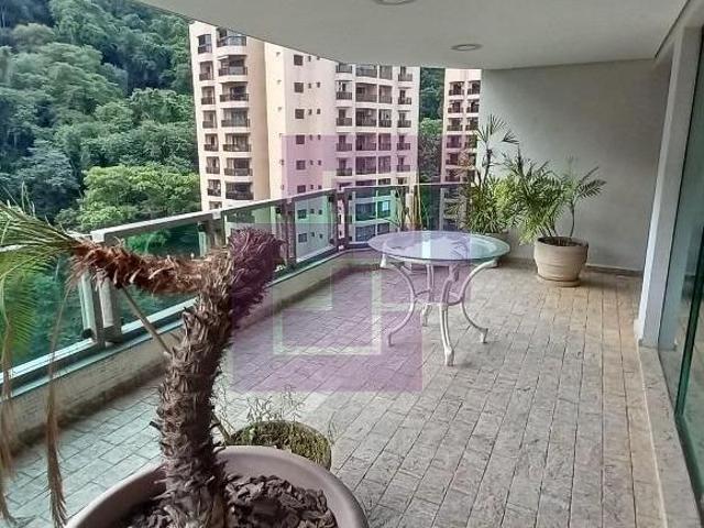 Apartamento Padrão em Guarujá