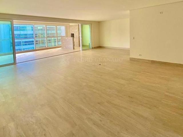 Apartamento Padrão em Maringá