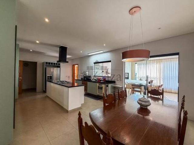 Apartamento Padrão em São José dos Campos