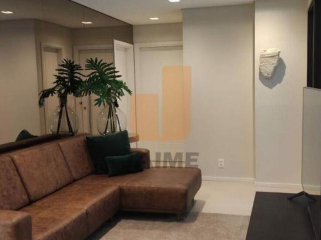 Apartamento padrão luxo, novo, 200 metros, 2 suítes, 2 vagas cobertas. Excelente localização