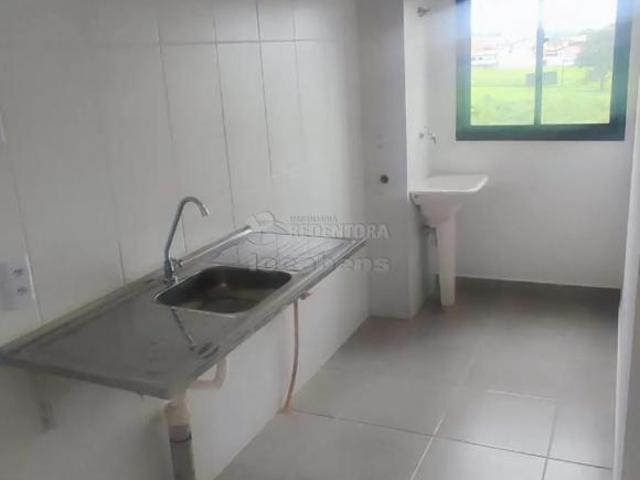 Apartamento padrão no Jardim Bianco com 02 dormitórios e 01 vaga de garagem