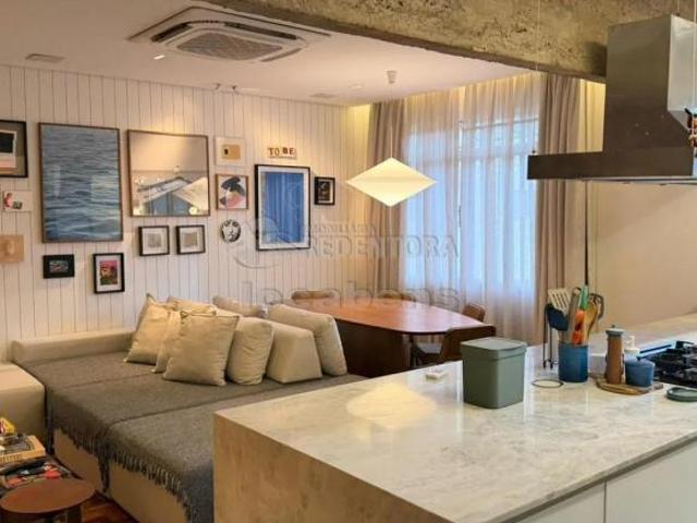 Apartamento Padrão para Venda com 02 Dormitórios no bairro Centro