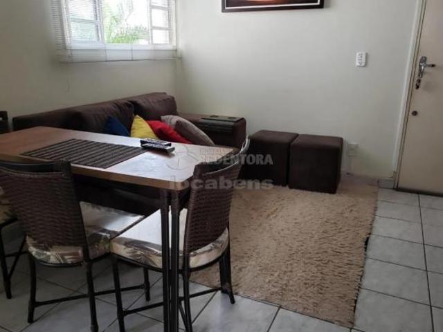 Apartamento Padrão para Venda com 02 Dormitórios no bairro Jardim Yolanda