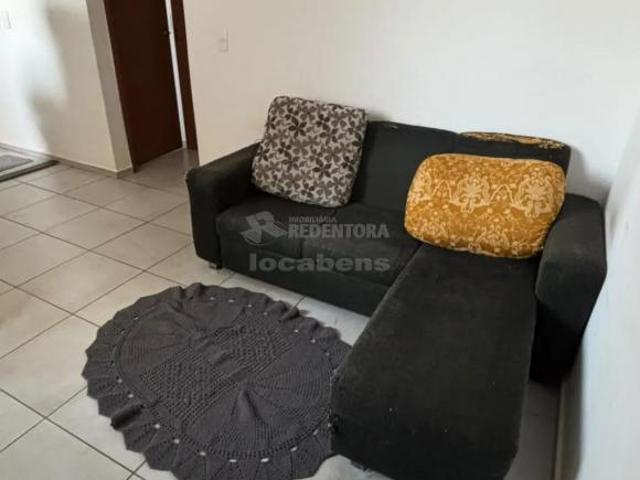 Apartamento Padrão para Venda com 02 Dormitórios no bairro Loteamento Clube V