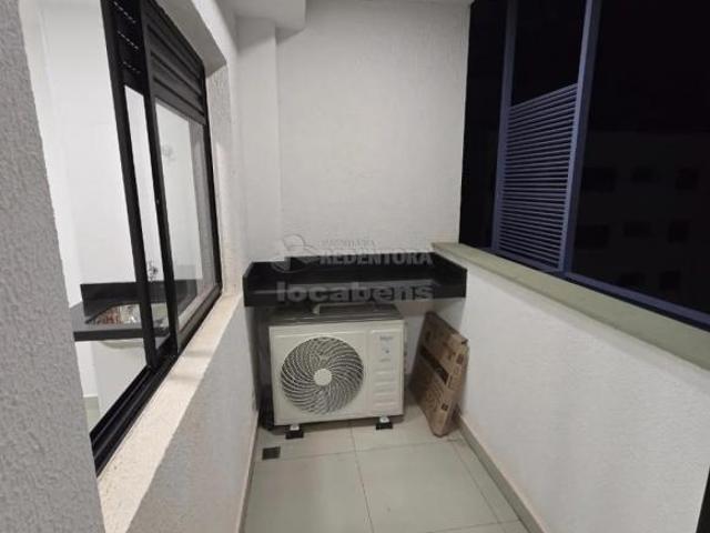 Apartamento Padrão para Venda com 2 Dormitórios no bairro Jardim Bosque das Vivendas