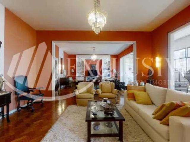 Apartamento Padrão / Residencial / Copacabana