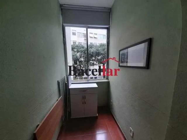 Apartamento: Padrão / Residencial / Copacabana