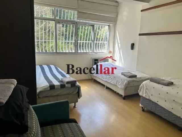 Apartamento: Padrão / Residencial / Copacabana