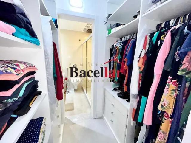Apartamento: Padrão / Residencial / Copacabana