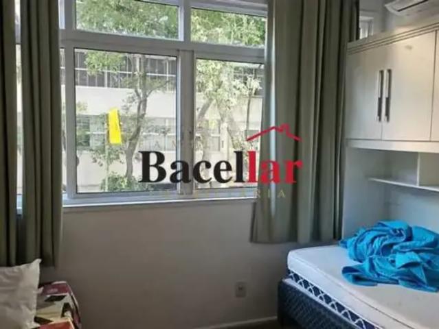 Apartamento: Padrão / Residencial / Copacabana