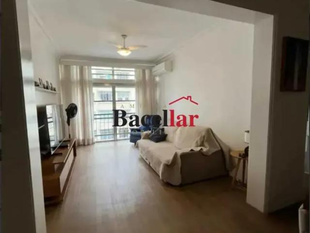 Apartamento: Padrão / Residencial / Copacabana