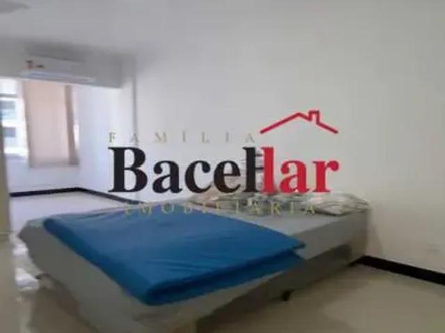 Apartamento: Padrão / Residencial / Copacabana