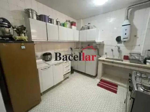 Apartamento: Padrão / Residencial / Copacabana