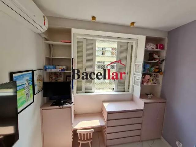 Apartamento: Padrão / Residencial / Copacabana