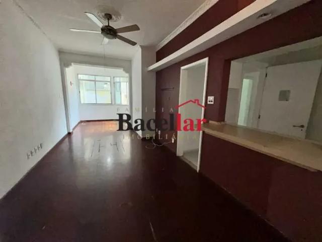 Apartamento: PadrÃ£o / Residencial / Leme