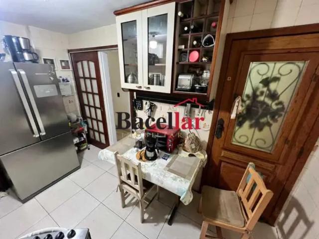 Apartamento: Padrão / Residencial / Vila Isabel