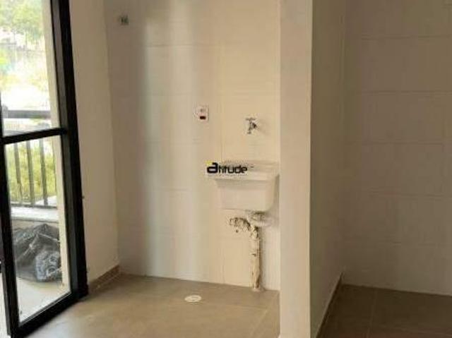 Apartamento para à venda no Dezoito do Forte Empresarial/Alphaville. em Barueri por 475.000,00