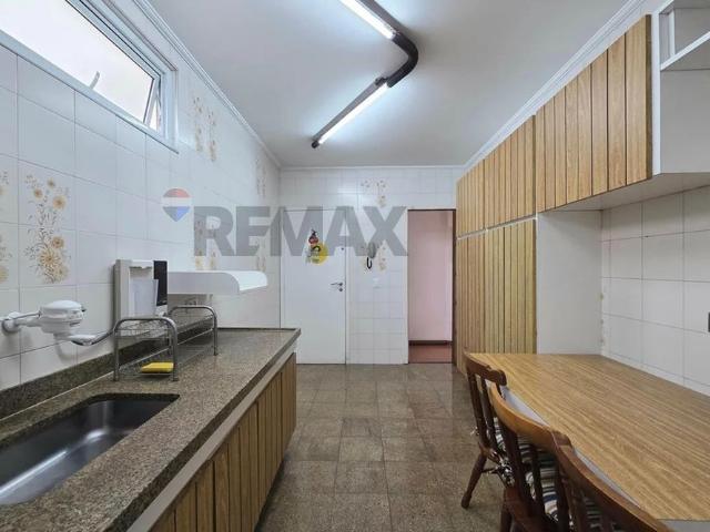 Apartamento para aluguel 94m², 3 quartos, 1 banheiro, 1 lavabo e 1 vaga. Semi Mobiliado
