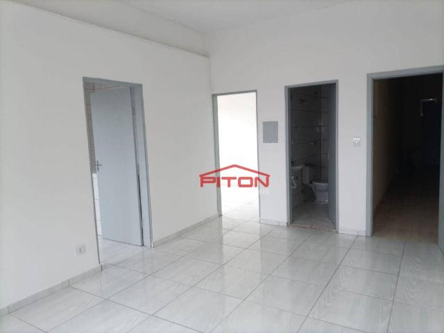 Apartamento para Aluguel com 1 quartos, 40 m² por R$ 900