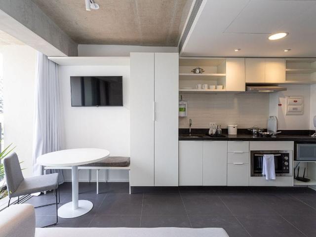 Apartamento para Aluguel com 1 quartos, 30 m² por R$ 2.444