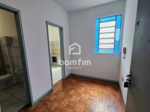 Apartamento para Aluguel com 1 quartos, 36 m² por R$ 1.100