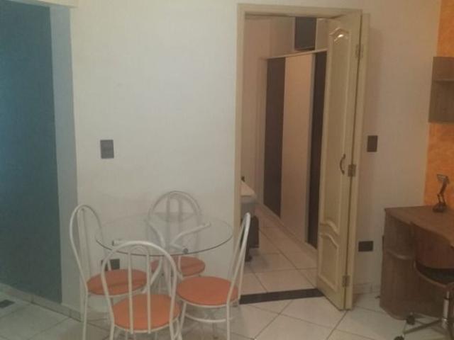 Apartamento para Aluguel com 1 quartos por R$ 1.980