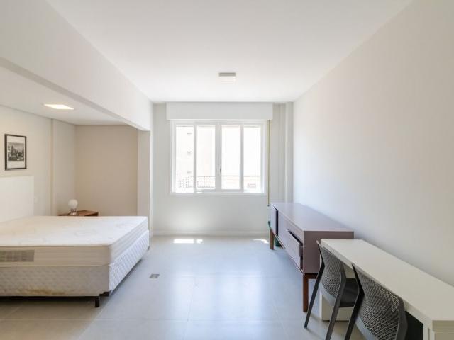 Apartamento para Aluguel com 1 quartos por R$ 2.000