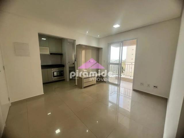 Apartamento para Aluguel com 2 quartos, 67 m² por R$ 2.600