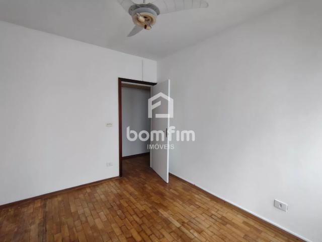 Apartamento para Aluguel com 2 quartos, 65 m² por R$ 1.900