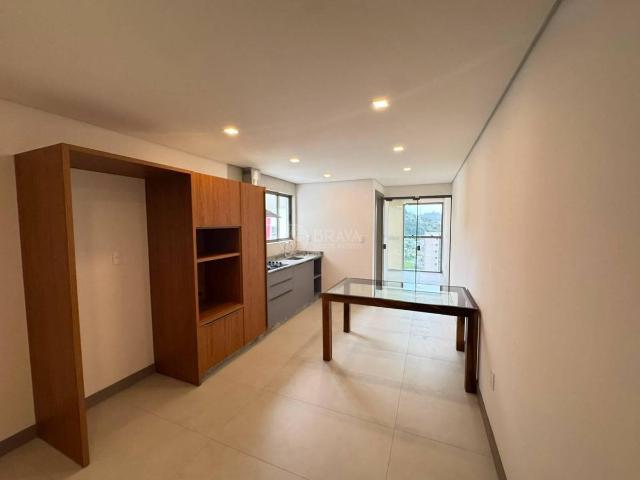 Apartamento para Aluguel com 2 quartos, 65 m² por R$ 4.200
