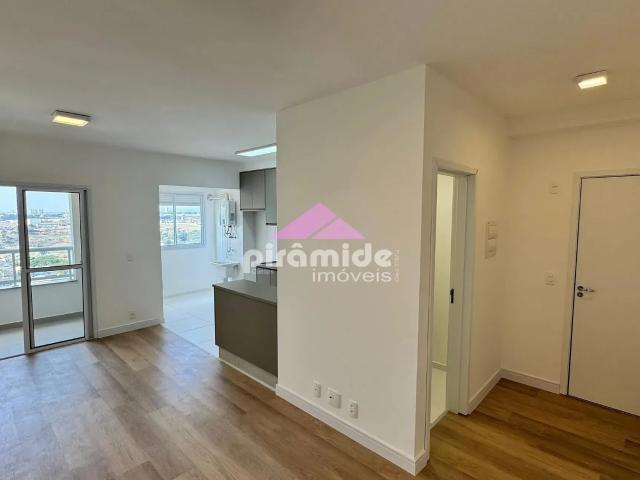 Apartamento para Aluguel com 2 quartos, 68 m² por R$ 2.800