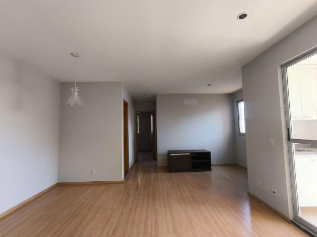 Apartamento para Aluguel com 2 quartos, 69 m² por R$ 2.500
