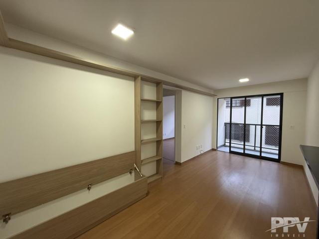 Apartamento para Aluguel com 2 quartos, 70 m² por R$ 2.500