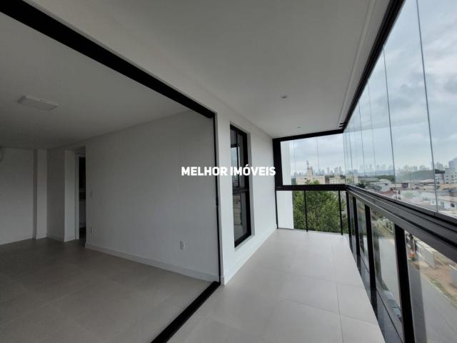 Apartamento para Aluguel com 2 quartos, 71 m² por R$ 3.500