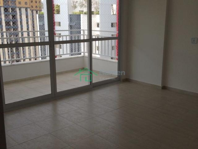 Apartamento para Aluguel com 2 quartos, 71 m² por R$ 4.000
