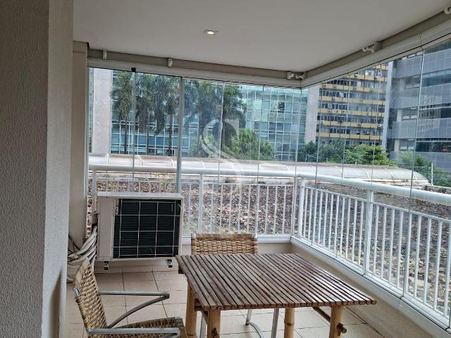 Apartamento para Aluguel com 2 quartos, 77 m² por R$ 10.300