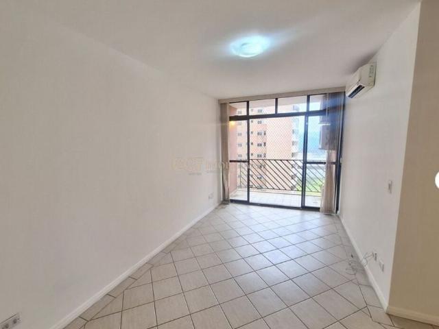 Apartamento para Aluguel com 2 quartos, 77 m² por R$ 4.400