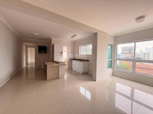 Apartamento para Aluguel com 2 quartos, 74 m² por R$ 3.400
