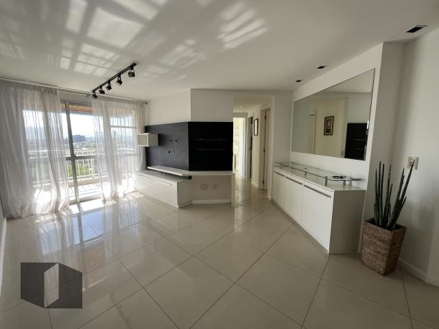 Apartamento para Aluguel com 2 quartos, 76 m² por R$ 5.200