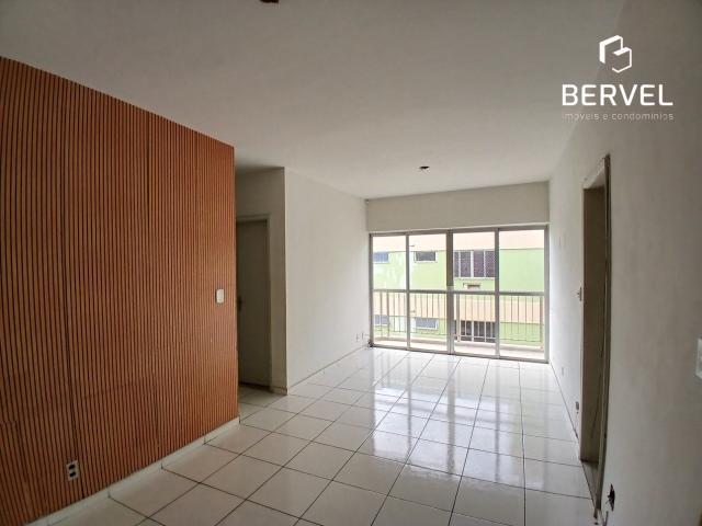 Apartamento para Aluguel com 2 quartos, 84 m² por R$ 900