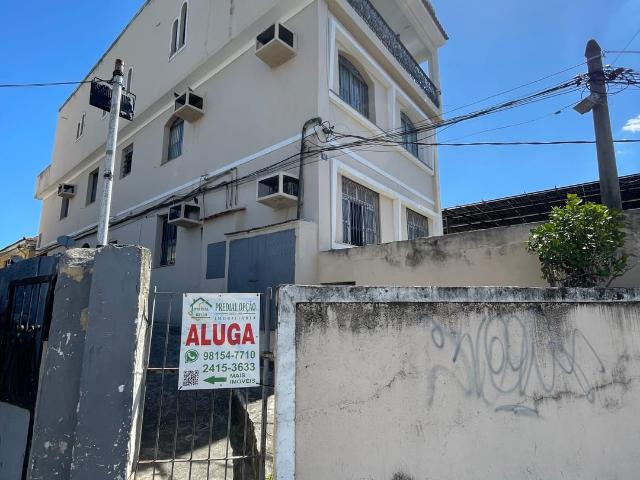 Apartamento para Aluguel com 2 quartos, 100 m² por R$ 1.100