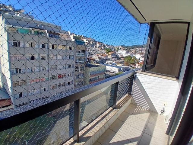 Apartamento para Aluguel com 2 quartos, 126 m² por R$ 2.400