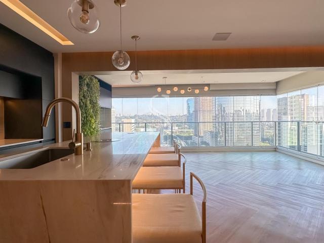 Apartamento para Aluguel com 2 quartos, 132 m² por R$ 16.000
