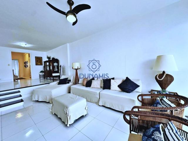 Apartamento para Aluguel com 2 quartos, 180 m² por R$ 7.500