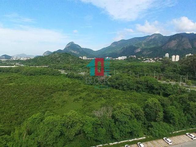 Apartamento para aluguel com 2 quartos em Barra da Tijuca com 51m²