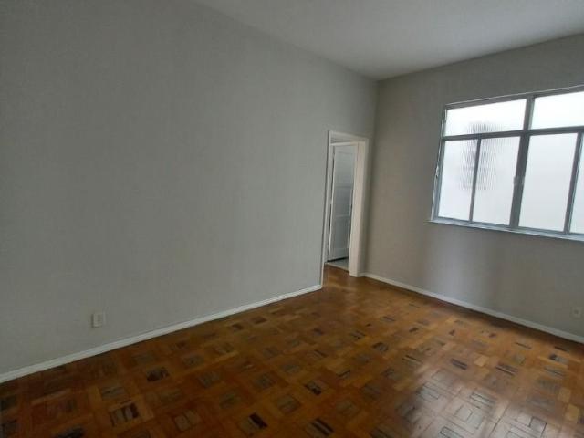 Apartamento para Aluguel com 2 quartos por R$ 950